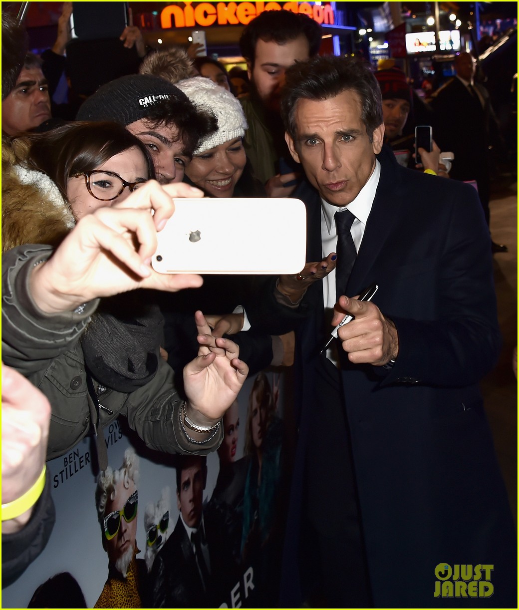 Ben Stiller Sets Longest Selfie Stick Record at 'Zoolander 2' London ...