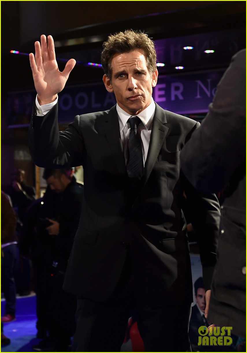 Ben Stiller Sets Longest Selfie Stick Record at 'Zoolander 2' London ...