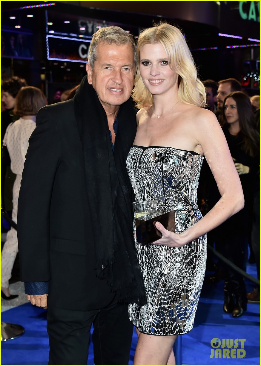 Ben Stiller Sets Longest Selfie Stick Record at 'Zoolander 2' London ...