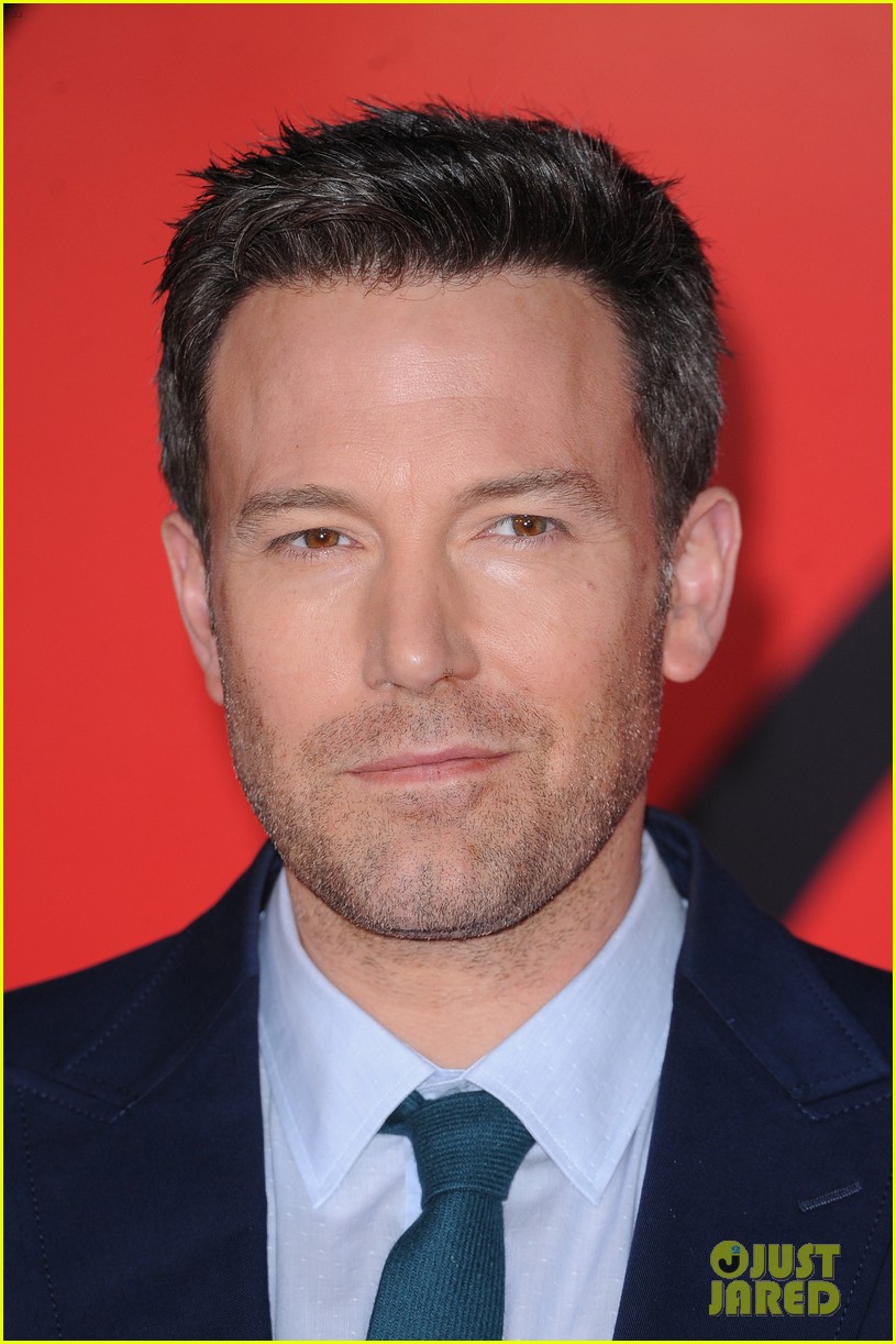 Ben Affleck & Henry Cavill Suit Up for 'Batman v Superman' London ...