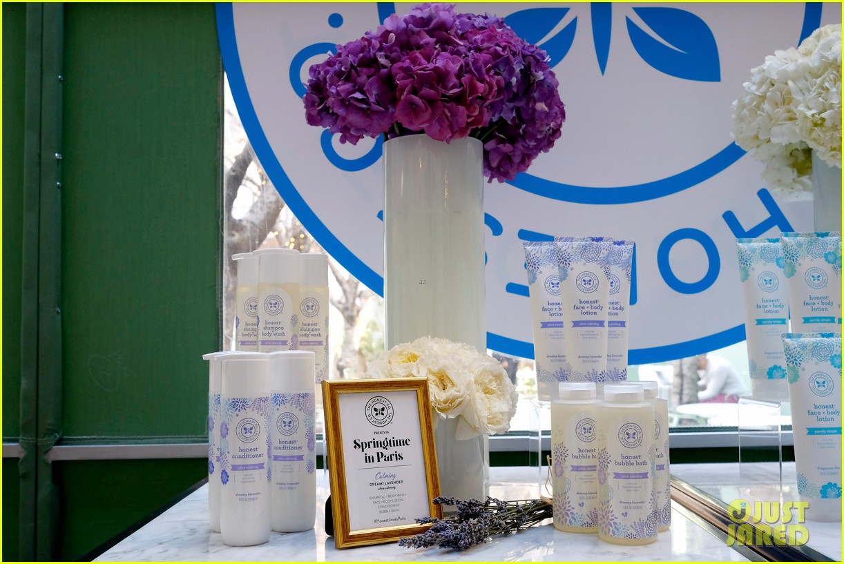 Jessica Alba Shows Off Her Killer Muscles in Gym Selfie: Photo 3601565 ...