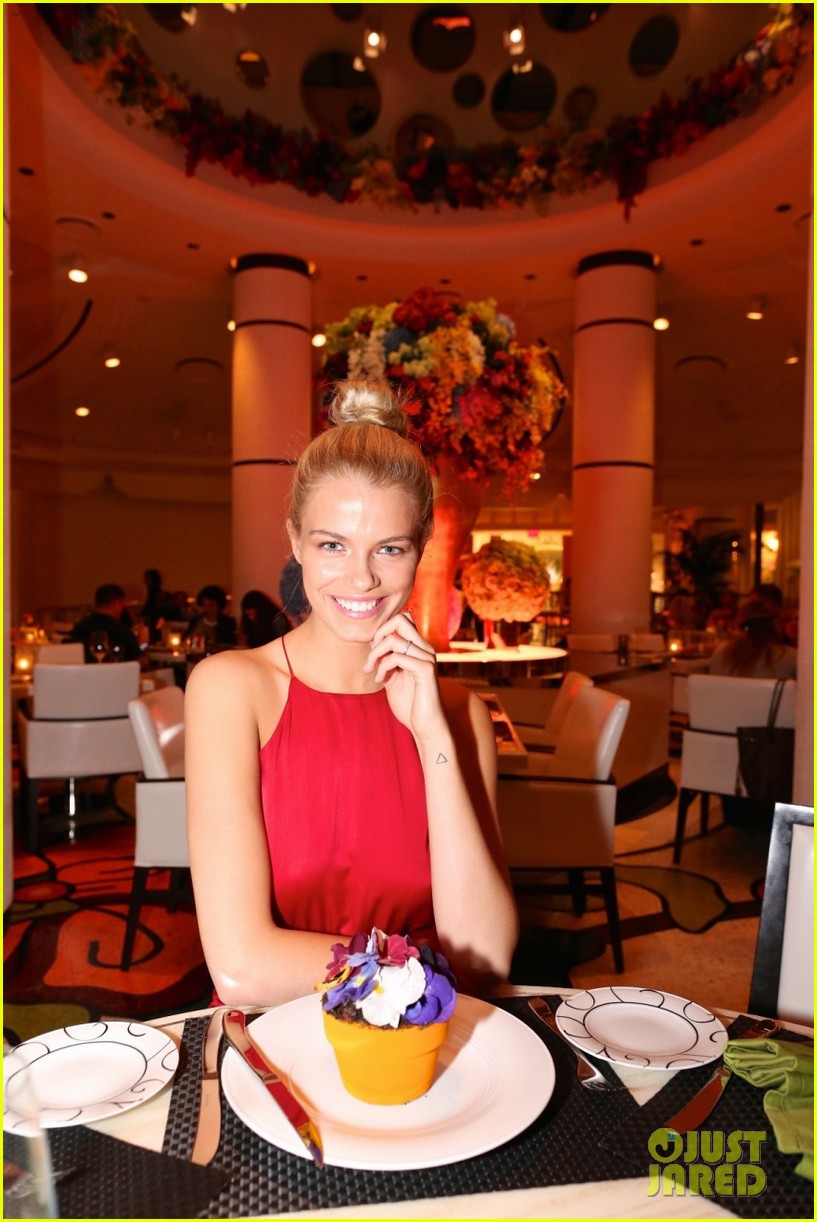 Hailey Clauson Celebrates Her 21st Birthday in Las Vegas!: Photo ...