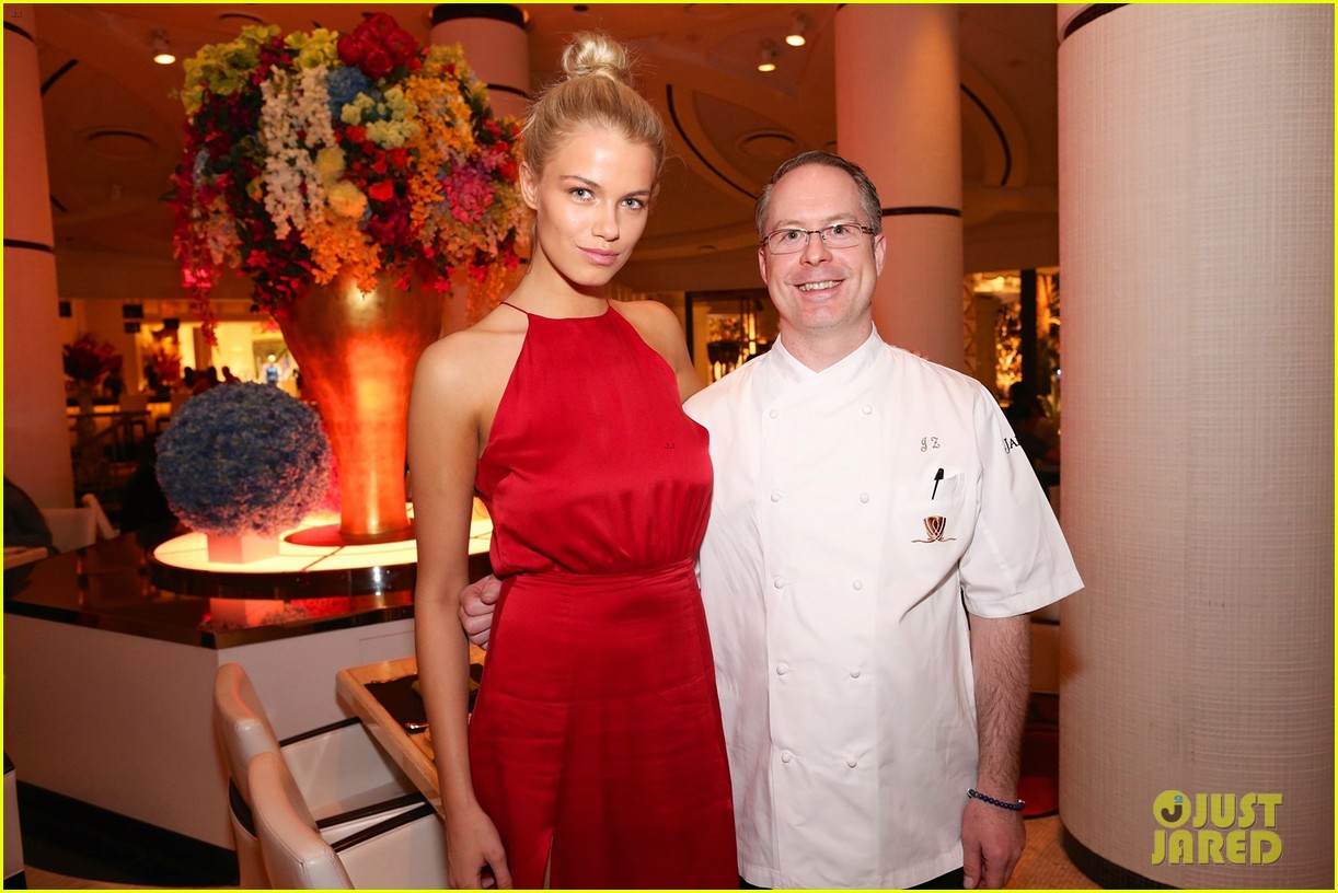 Hailey Clauson Celebrates Her 21st Birthday in Las Vegas!: Photo ...