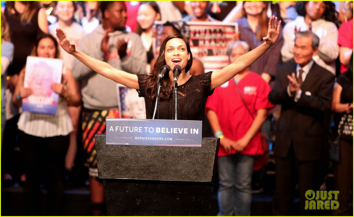 Rosario Dawson Introduces Bernie Sanders In San Diego - Watch Here ...