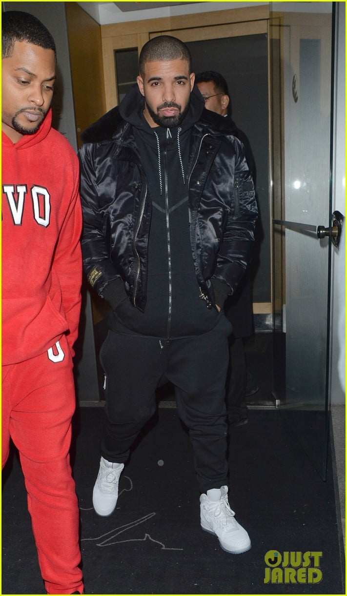 Drake Congratulates Stephen Curry on 3-Point Record!: Photo 3595216 ...