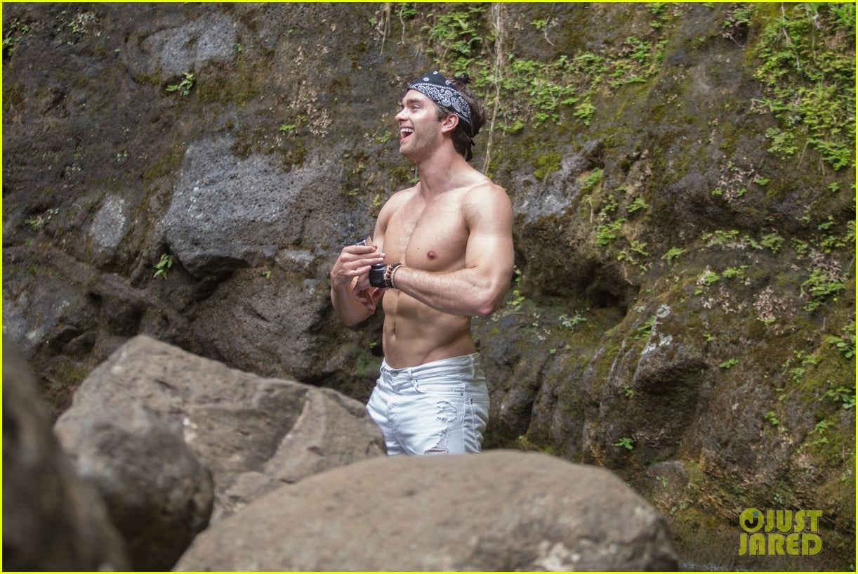 Photo: pierson fode shirtless in hawaii 08 | Photo 3616248 | Just Jared ...