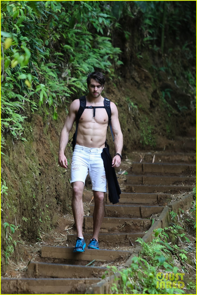 Photo: pierson fode shirtless in hawaii 12 | Photo 3616252 | Just Jared ...