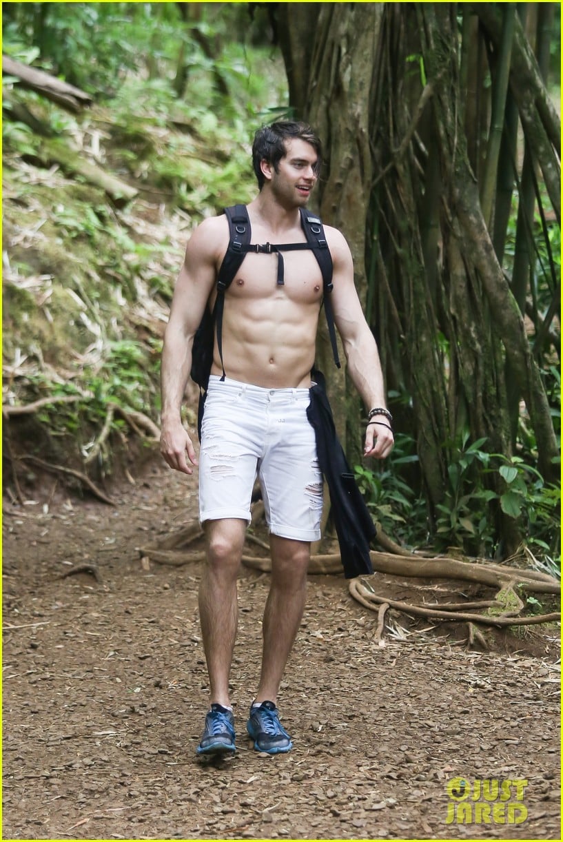 Photo: pierson fode shirtless in hawaii 29 | Photo 3616269 | Just Jared ...