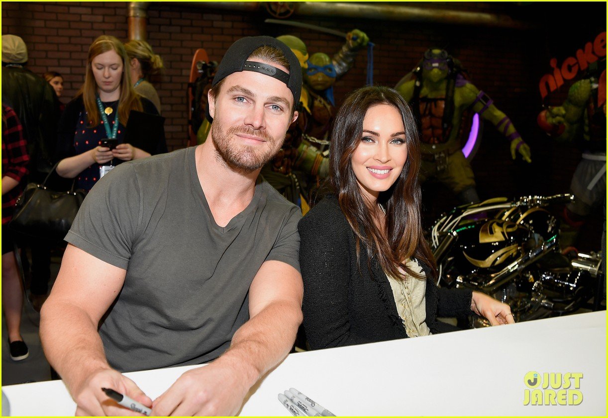 Megan Fox & Stephen Amell Bring New 'TMNT' Trailer to WonderCon - Watch ...