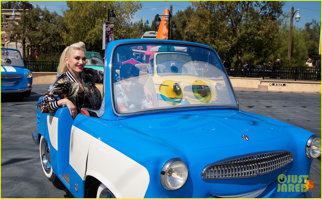 Gwen Stefani & Son Kingston Spend the Day at Disney's Cars Land: Photo ...