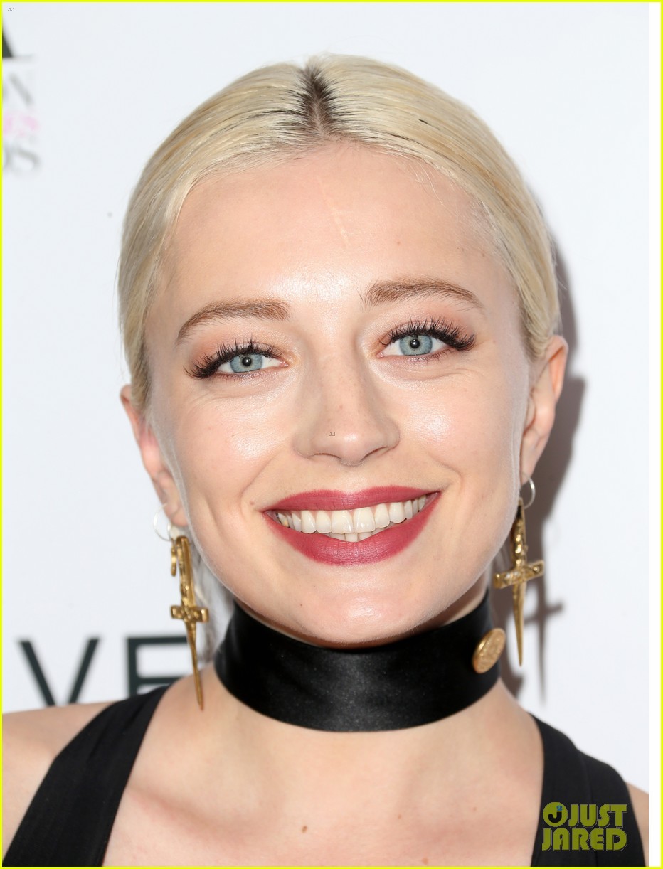 Bella Hadid Gets Support from Gigi & The Weeknd at Daily Front Row ...