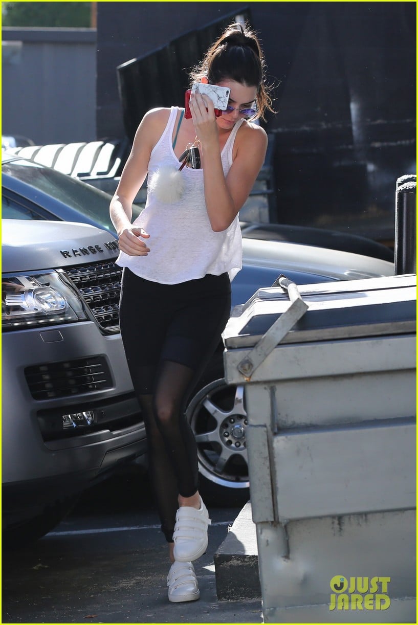 Kendall Jenner & Hailey Baldwin Work Out Together On The Weekend: Photo ...