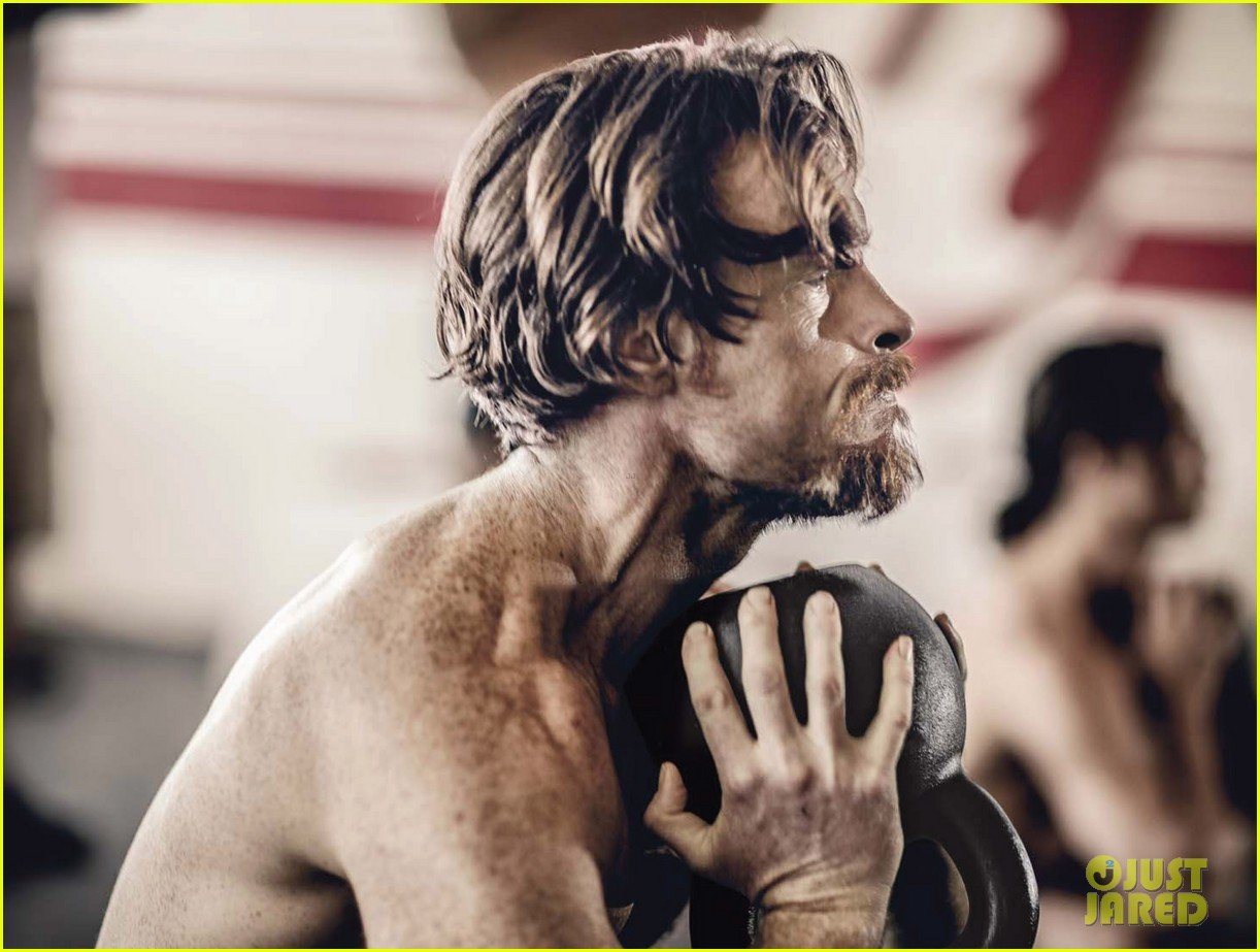 Black Sails' Tom Hopper Is Totally Ripped in Insane Shirtless Photos ...