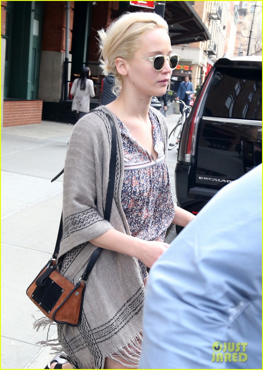 Jennifer Lawrence Embraces Spring With Cute Dress in NYC: Photo 3613633 ...
