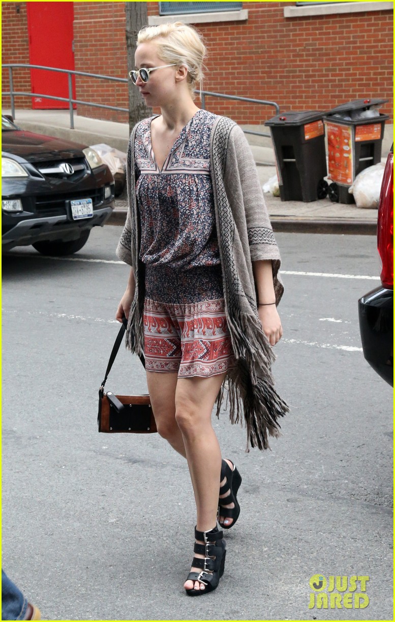 Jennifer Lawrence Embraces Spring With Cute Dress in NYC: Photo 3613645 ...