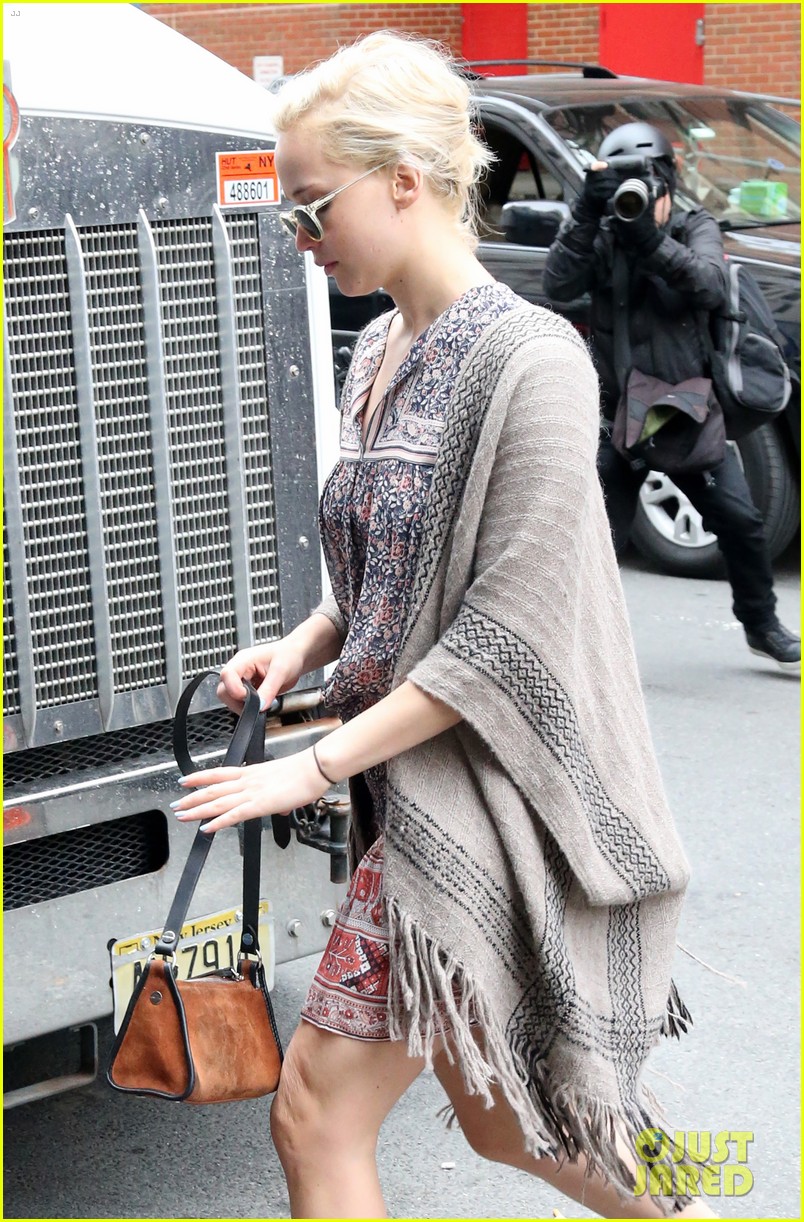 Jennifer Lawrence Embraces Spring With Cute Dress in NYC: Photo 3613648 ...