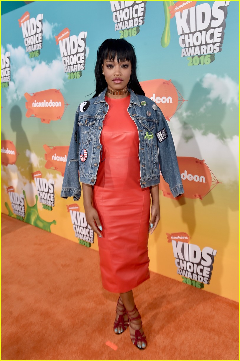 Keke Palmer & John Stamos Throw Popcorn Confetti at Kids Choice Awards ...