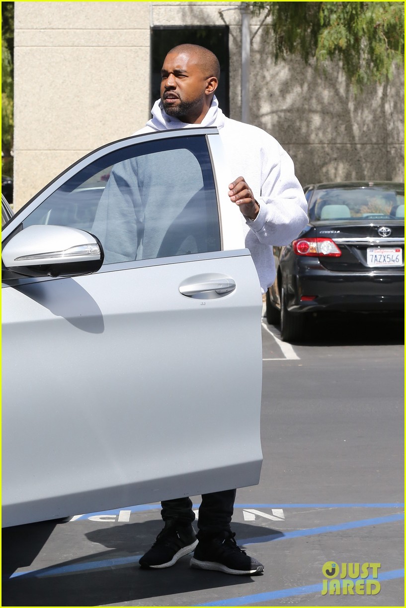 Kim Kardashian Jokes About 'Alien Sex' With Kanye West: Photo 3617805 ...