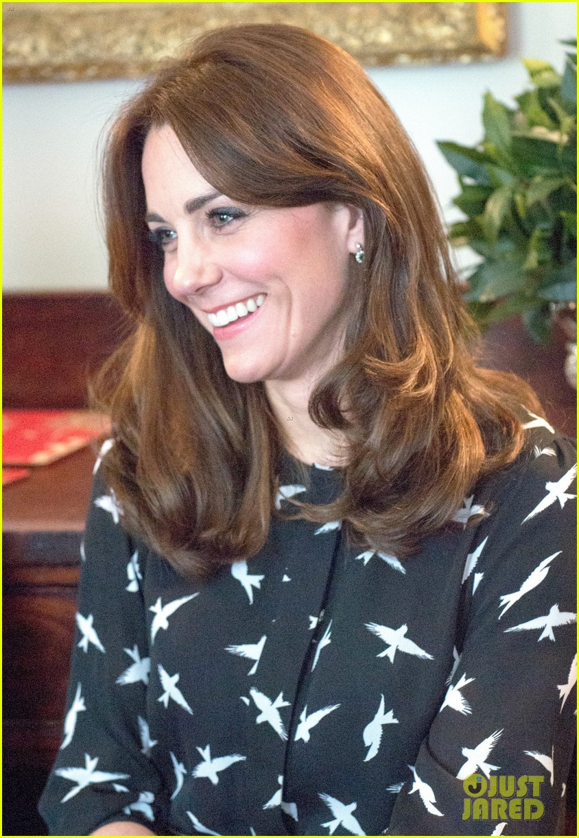 Kate Middleton Under Fire from PETA for Wearing Fur Gloves: Photo ...