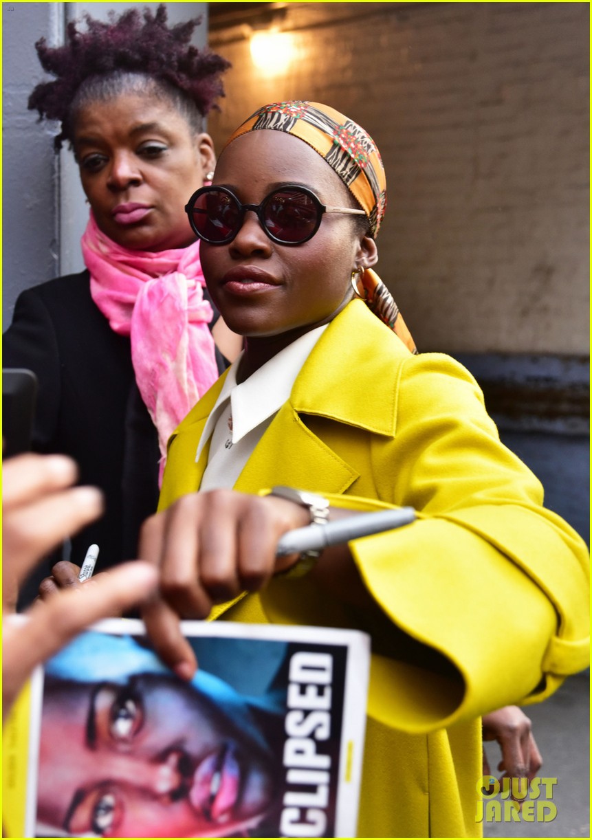 Lupita Nyong'o Takes Us Behind The Scenes of Maz Kanata In 'Star Wars ...