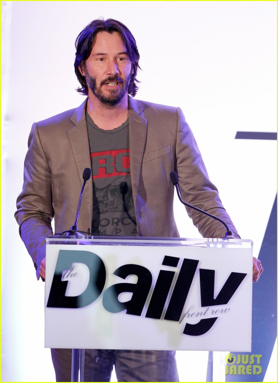 Keanu Reeves Honors His Stylist Jeanne Yang at Daily Front Row Awards ...