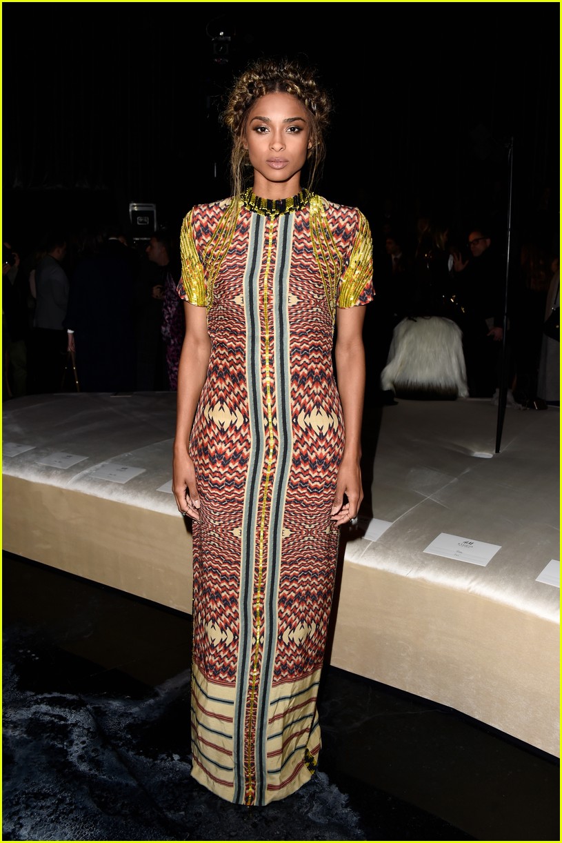 Emma Roberts & Suki Waterhouse Shimmer at H&M Fashion Week Show: Photo ...