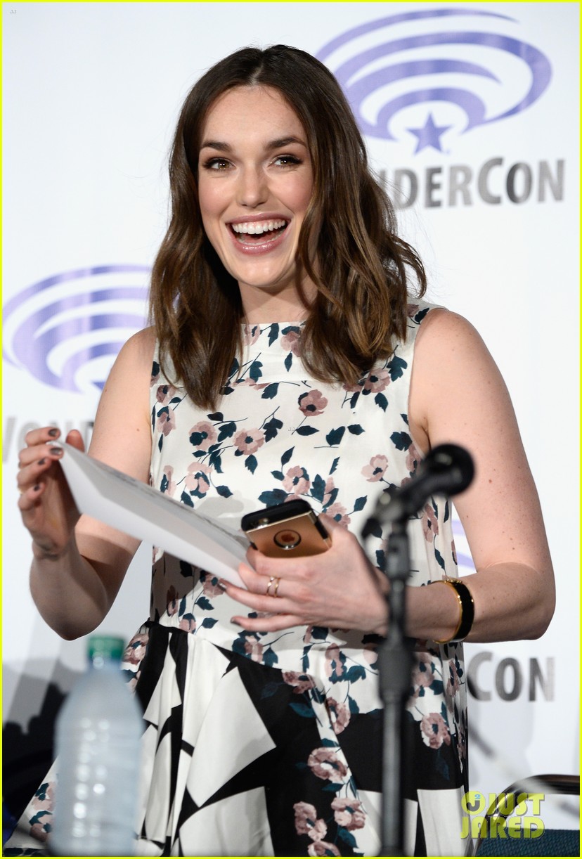 Chloe Bennet & Clark Gregg Hit 'Agents of SHIELD' Panel at WonderCon ...