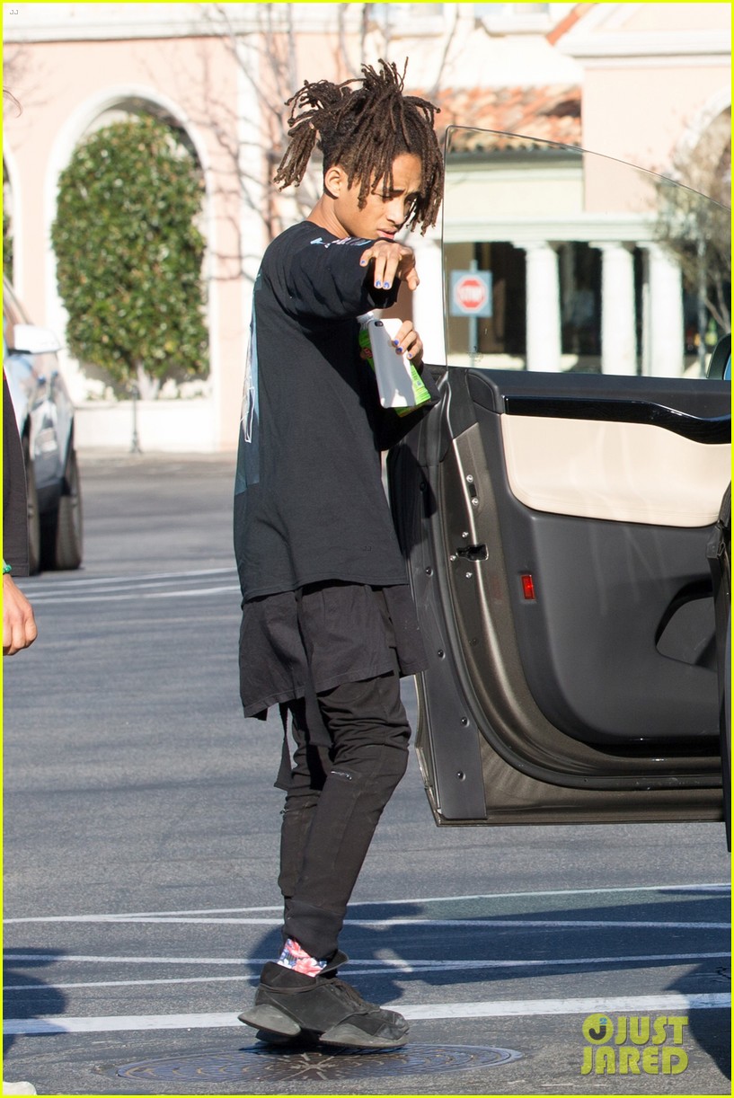 Jaden Smith Takes His Tesla Model X to Lunch: Photo 3594485 | Jaden ...