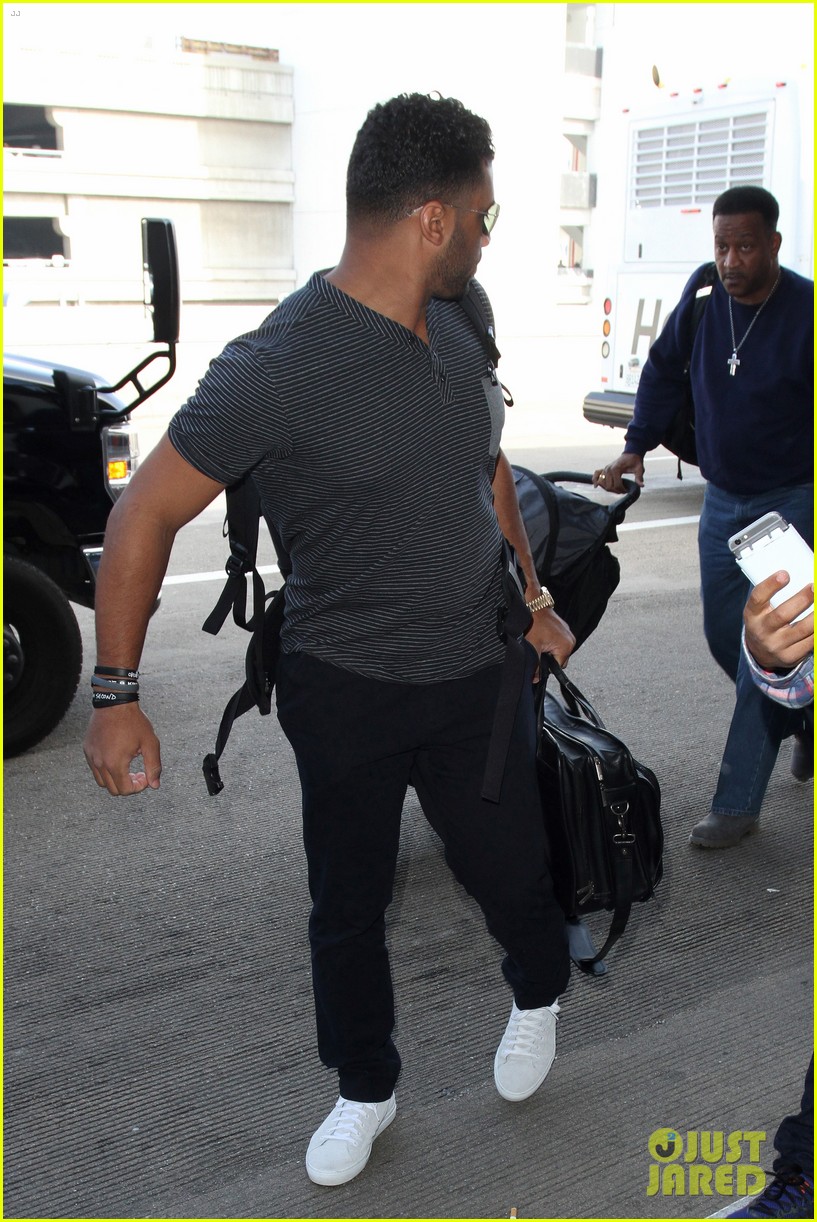 Russell Wilson Catches a Flight with Ciara's Son Future Jr: Photo ...