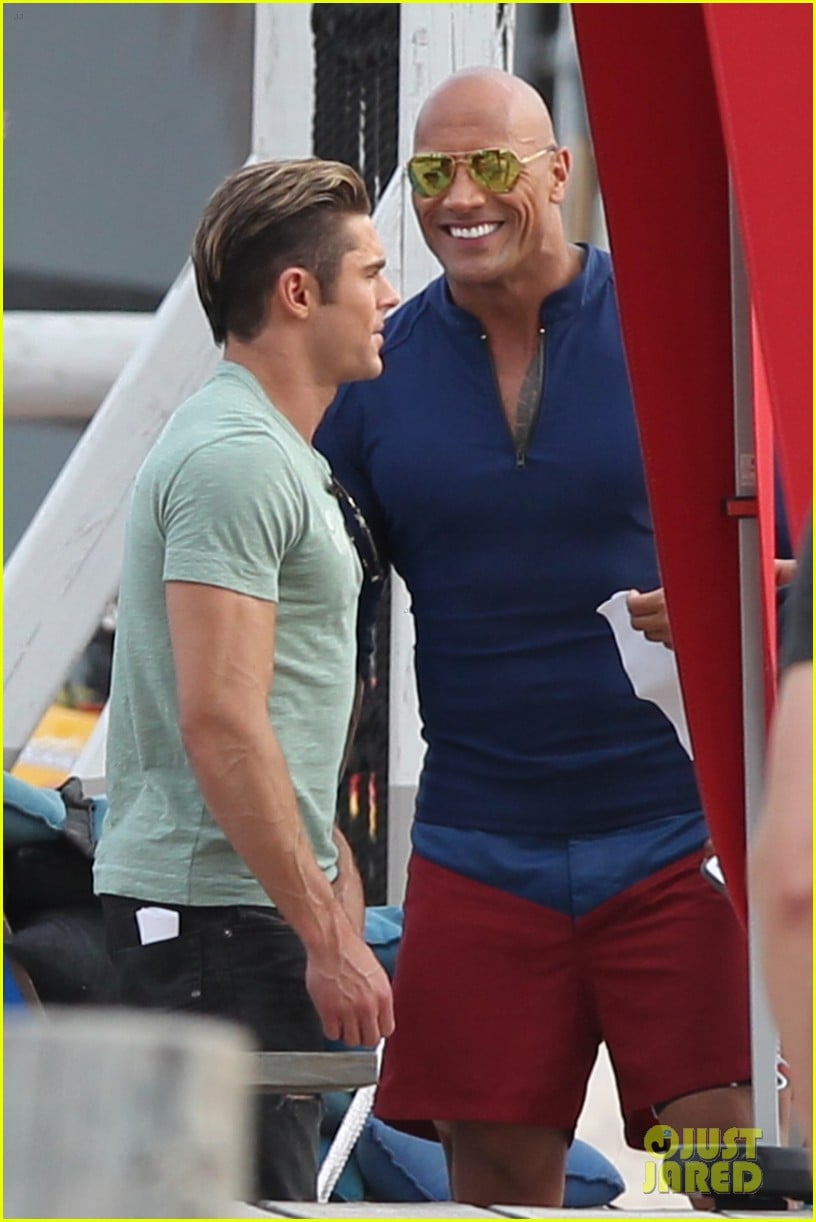 Zac Efron Shows Off Guns On 'Baywatch' Beach Set in Miami: Photo ...