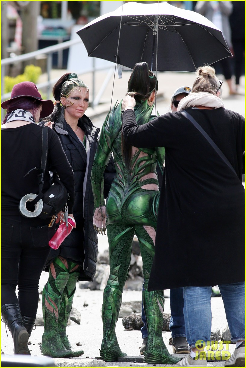 Elizabeth Banks Does 'Power Rangers' Stunt Work as Rita Repulsa: Photo ...