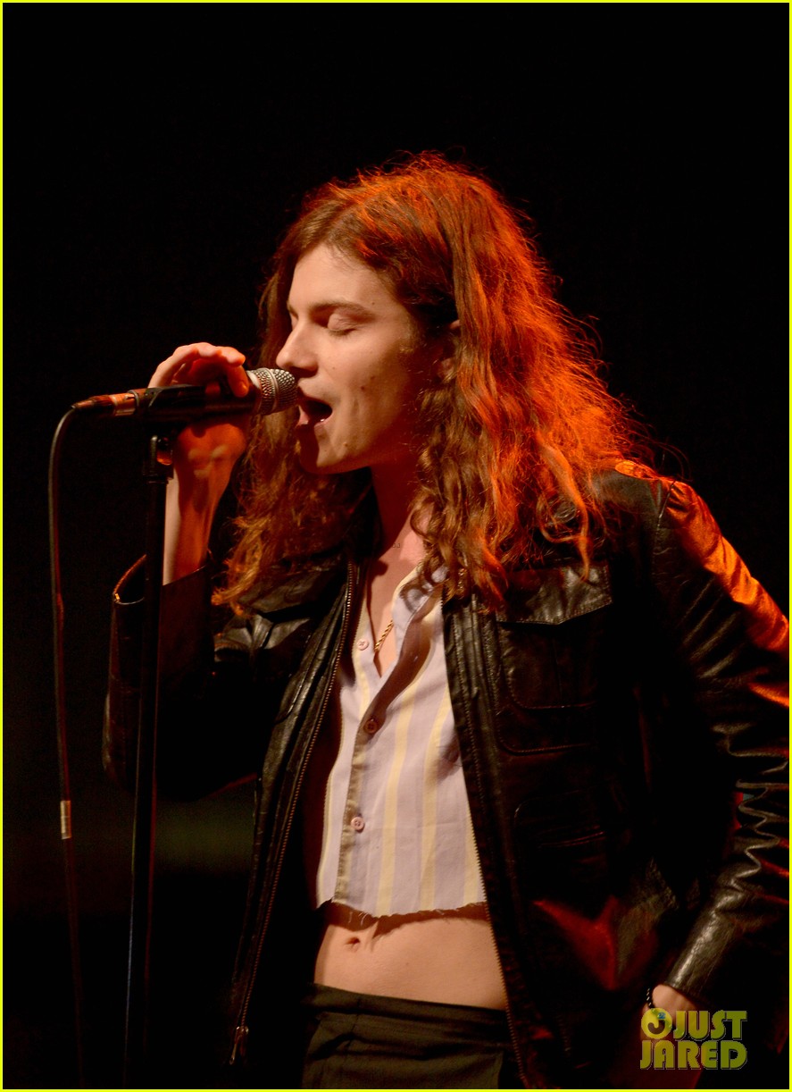 BØRNS Performs a Pop-Up Concert in a Crop Top: Photo 3642807 | Music ...
