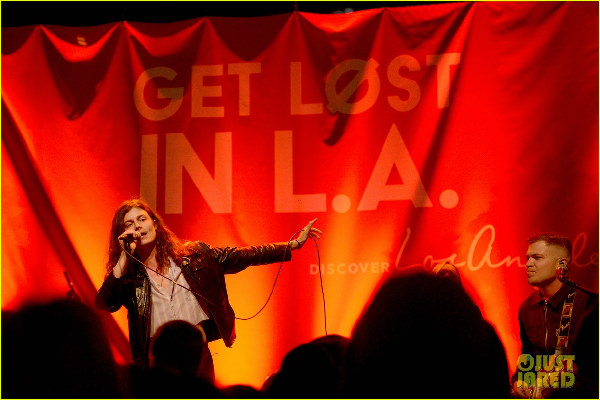 BØRNS Performs a Pop-Up Concert in a Crop Top: Photo 3642812 | Music ...