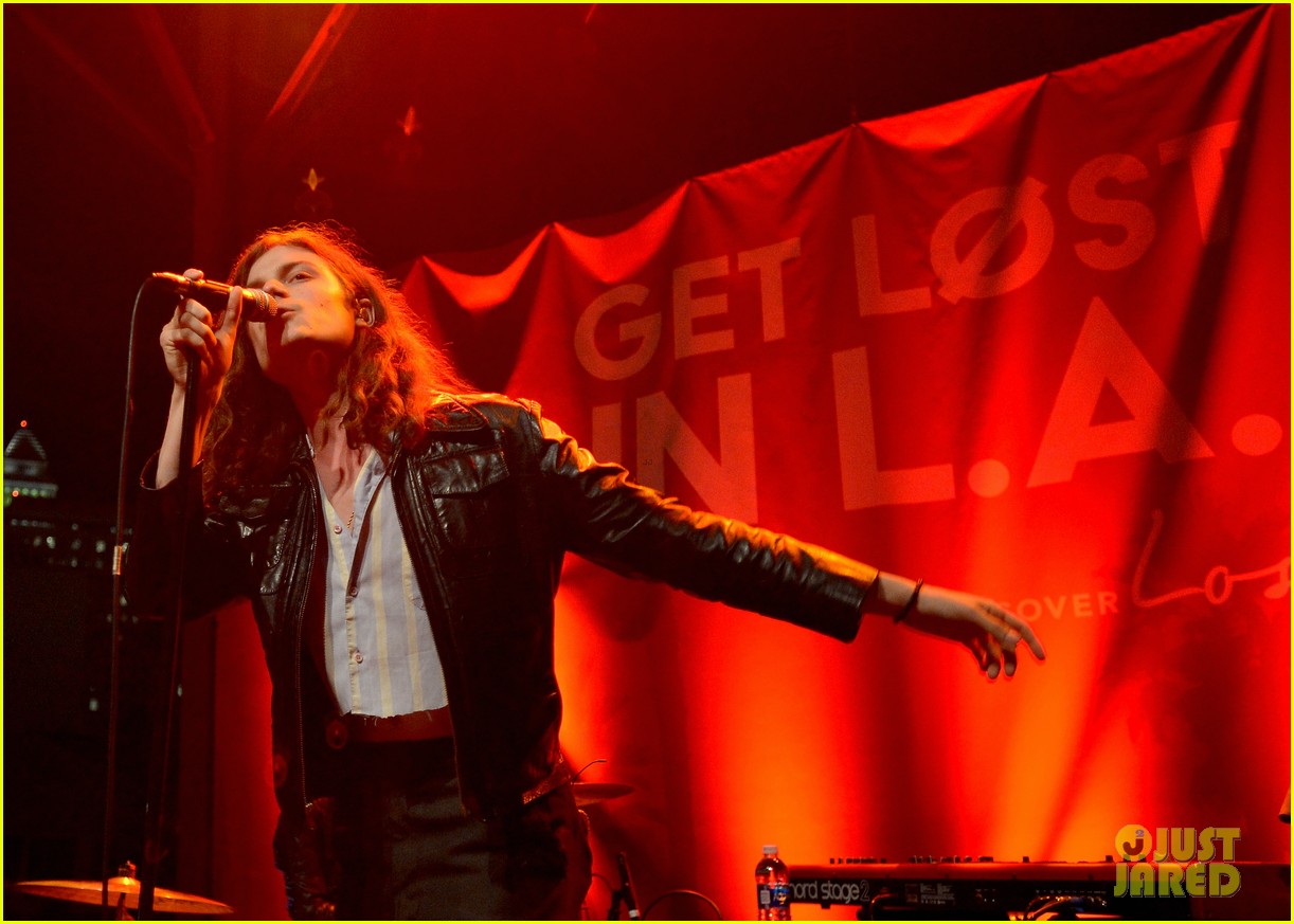 BØRNS Performs a Pop-Up Concert in a Crop Top: Photo 3642814 | Music ...