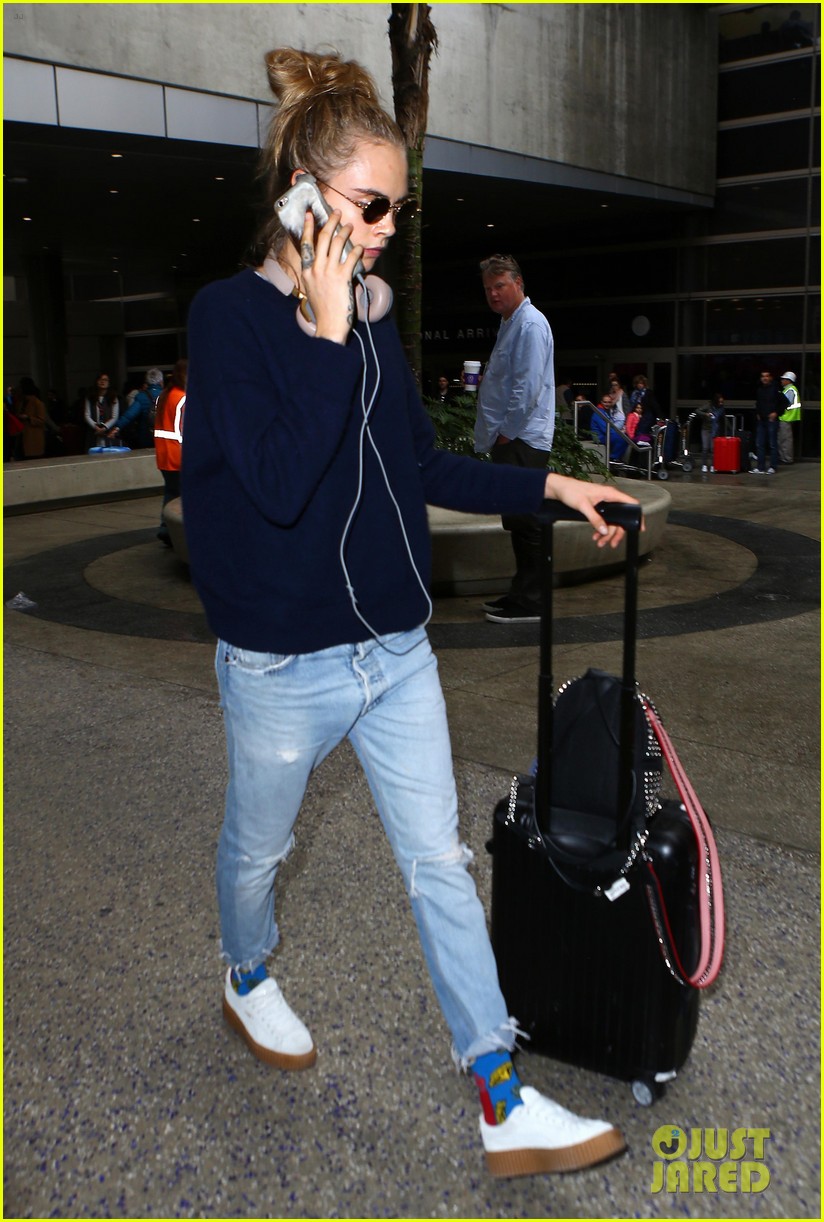 Cara Delevingne Shows Off Suit of Armor In New 'Valerian' Preview Pics ...