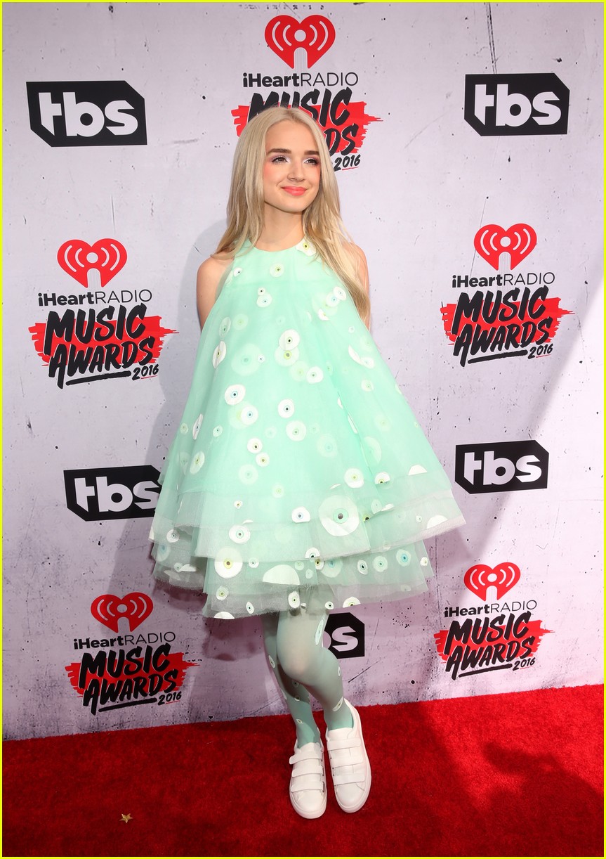 Cody Simpson Chips Tooth Before iHeartRadio Music Awards 2016: Photo ...