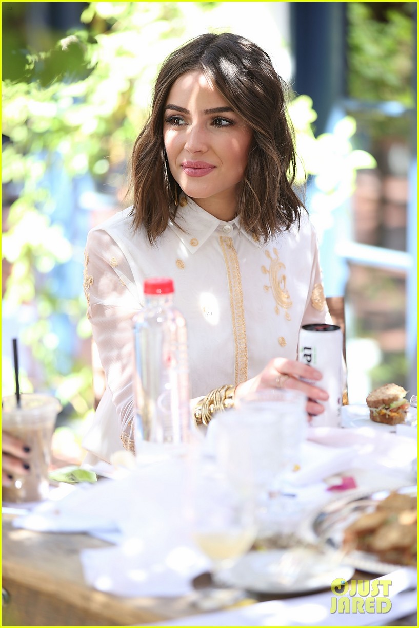 Emily Ratajkowski & Boyfriend Jeff Magid Enjoy an Afternoon Coachella ...