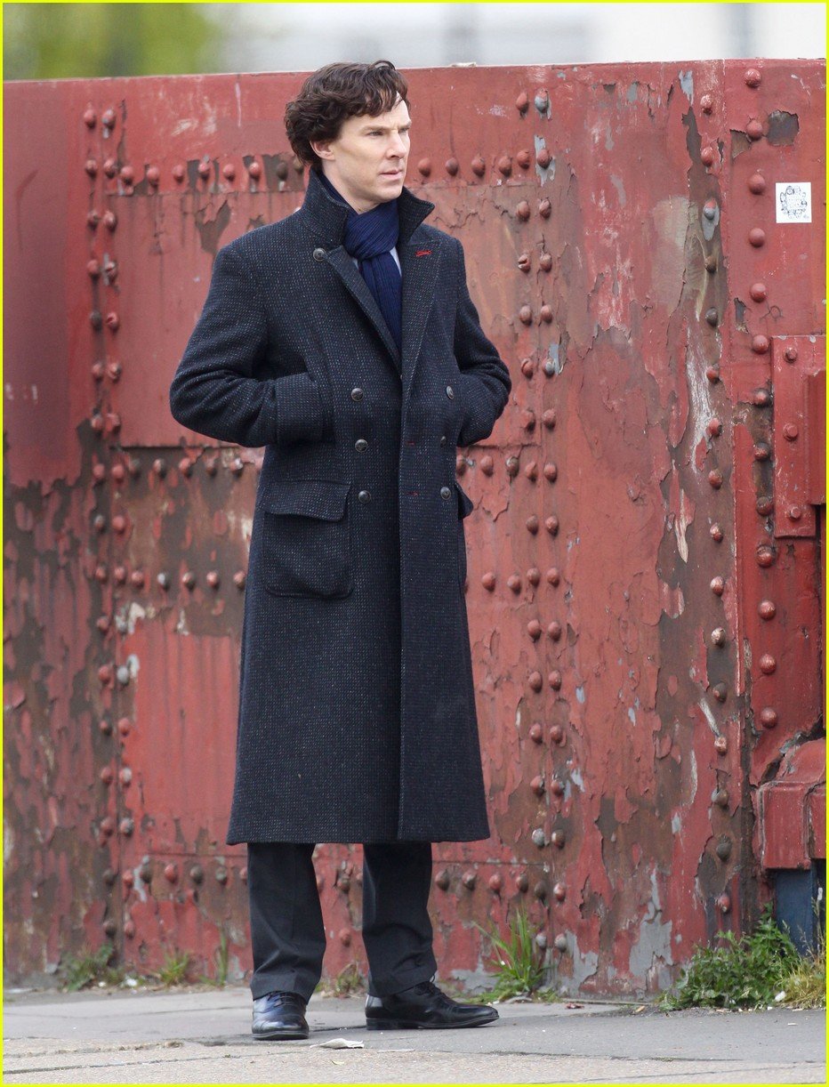 Benedict Cumberbatch Films Running Scene for 'Sherlock': Photo 3641975 ...