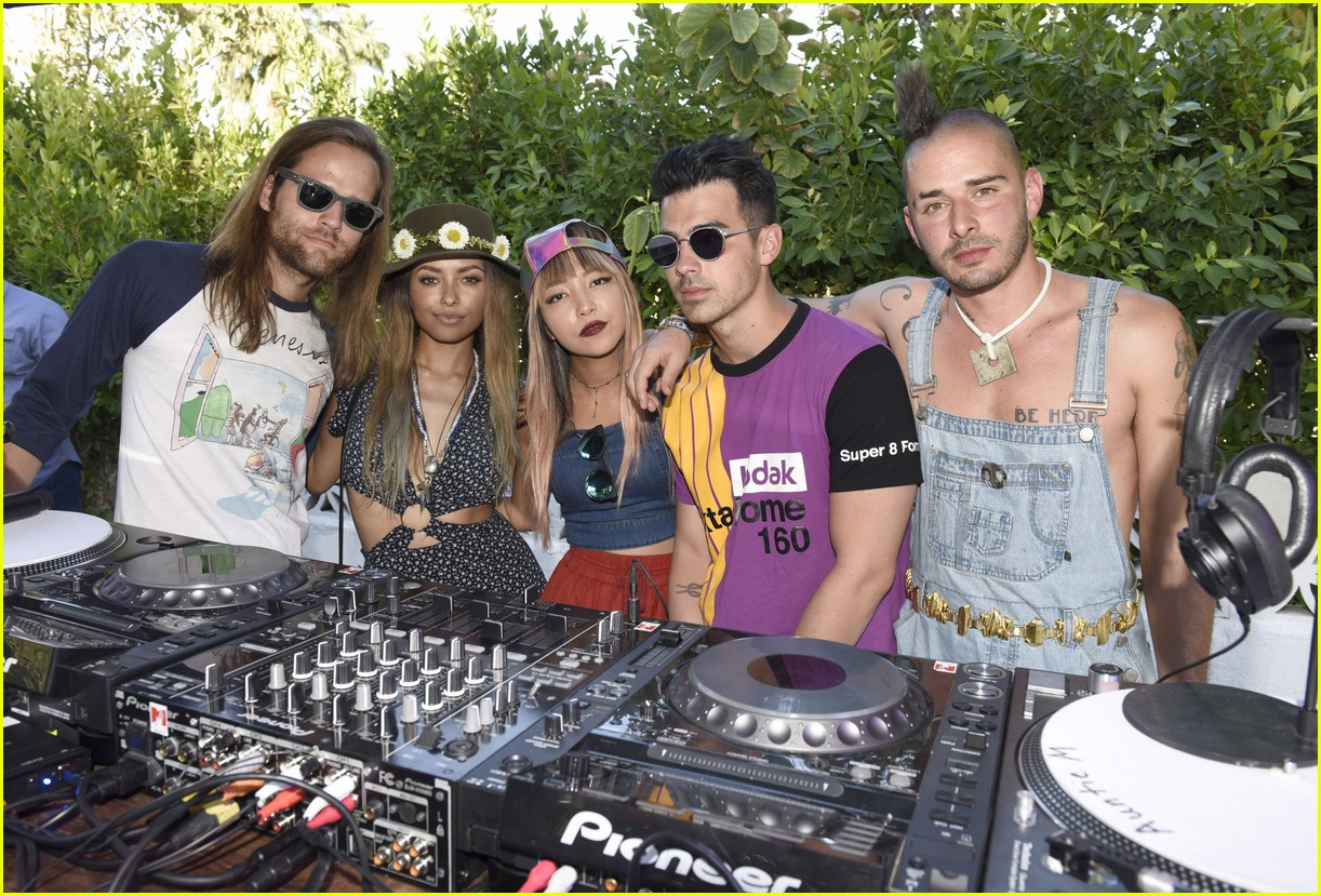 Ashley Graham Films Cameo in DNCE Music Video: Photo 3635643 | Joe ...