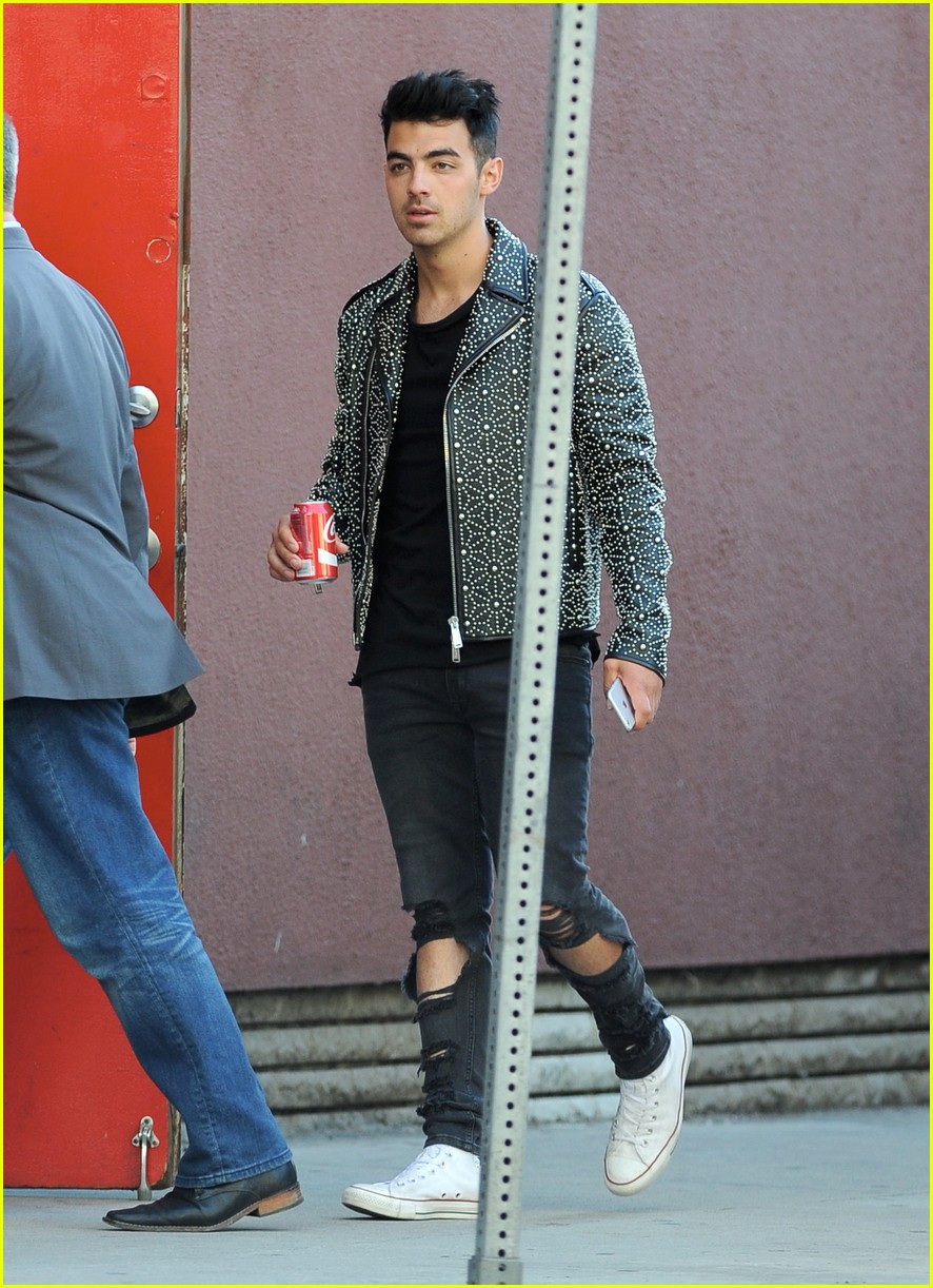 Ashley Graham Films Cameo in DNCE Music Video: Photo 3635652 | Joe ...