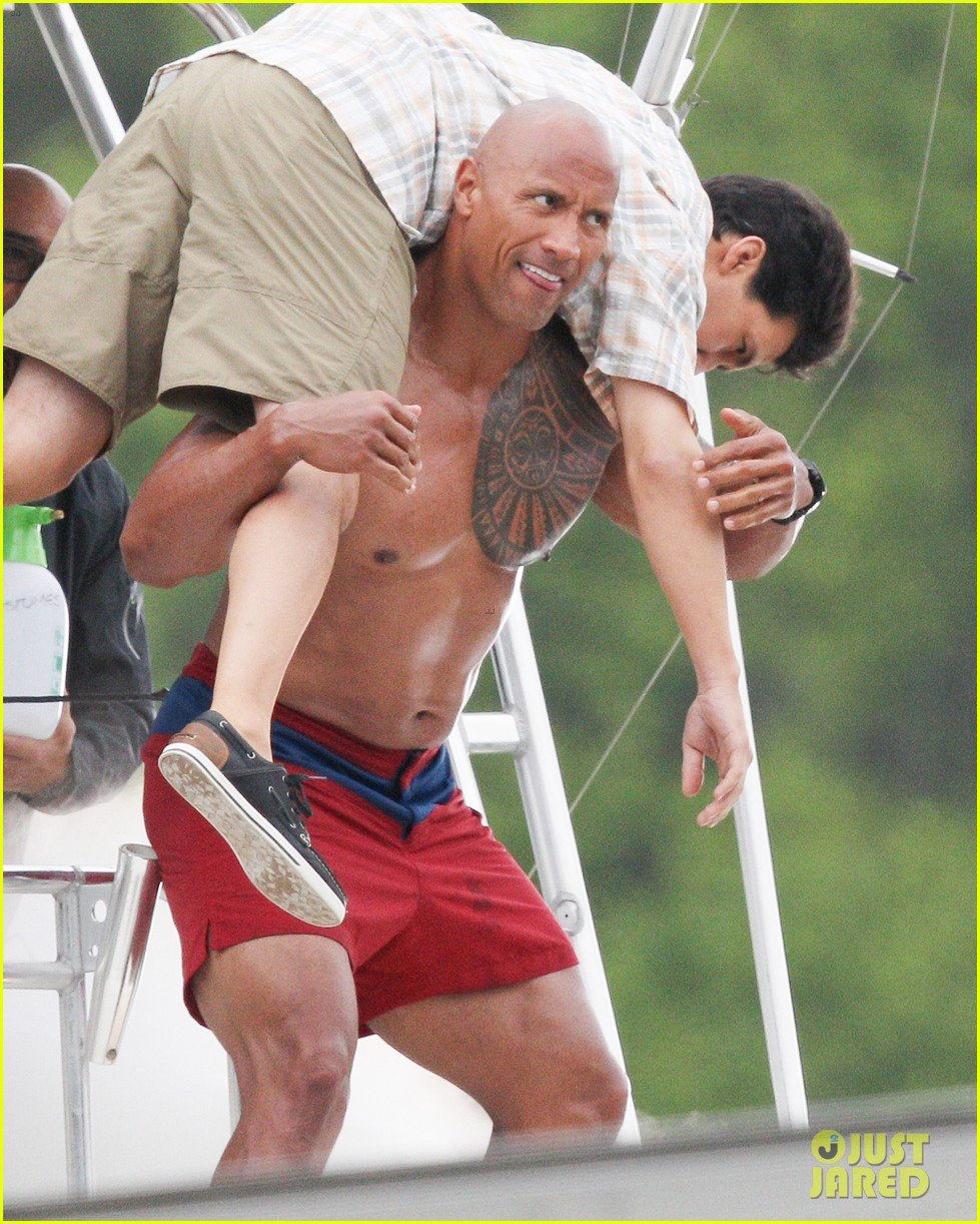 Dwayne Johnson Films a Rescue Scene on 'Baywatch' Set : Photo 3634955 ...