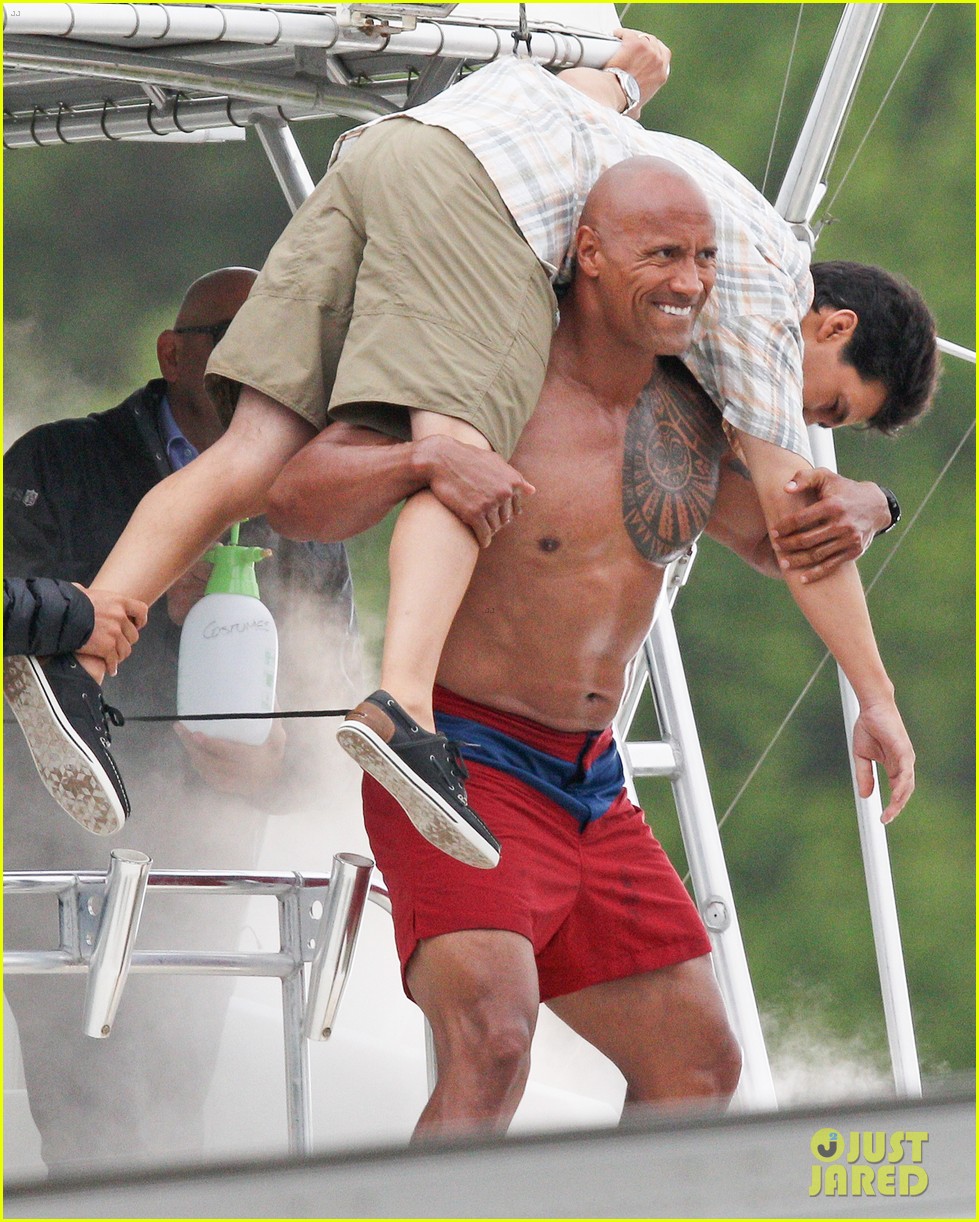 Dwayne Johnson Films a Rescue Scene on 'Baywatch' Set : Photo 3634958 ...
