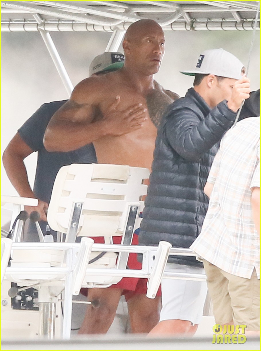 Dwayne Johnson Films a Rescue Scene on 'Baywatch' Set : Photo 3634960 ...