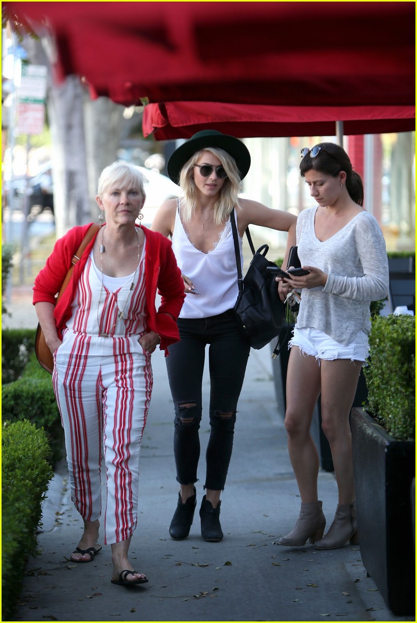 Julianne Hough & Mom Mari Anne Meet for Sweet Lunch Date: Photo 3635472 ...