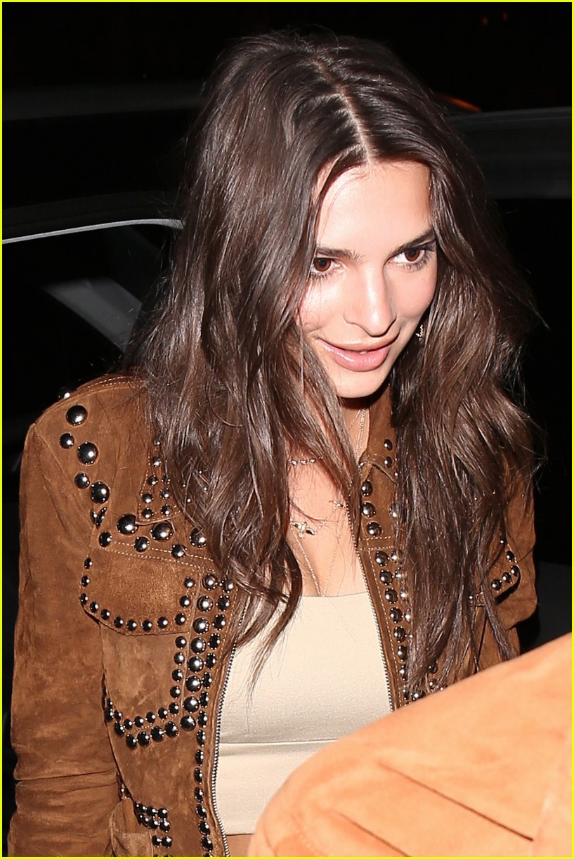 Kate Hudson & Emily Ratajkowski Hit Up Surprise Guns N' Roses Show ...