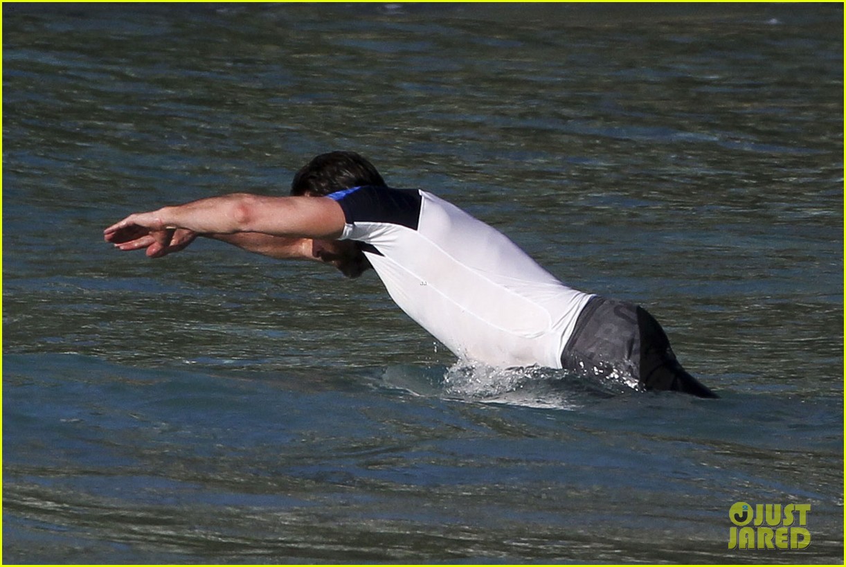 Hugh Jackman's Abs Poke Out of His Wet Shirt at the Beach!: Photo ...