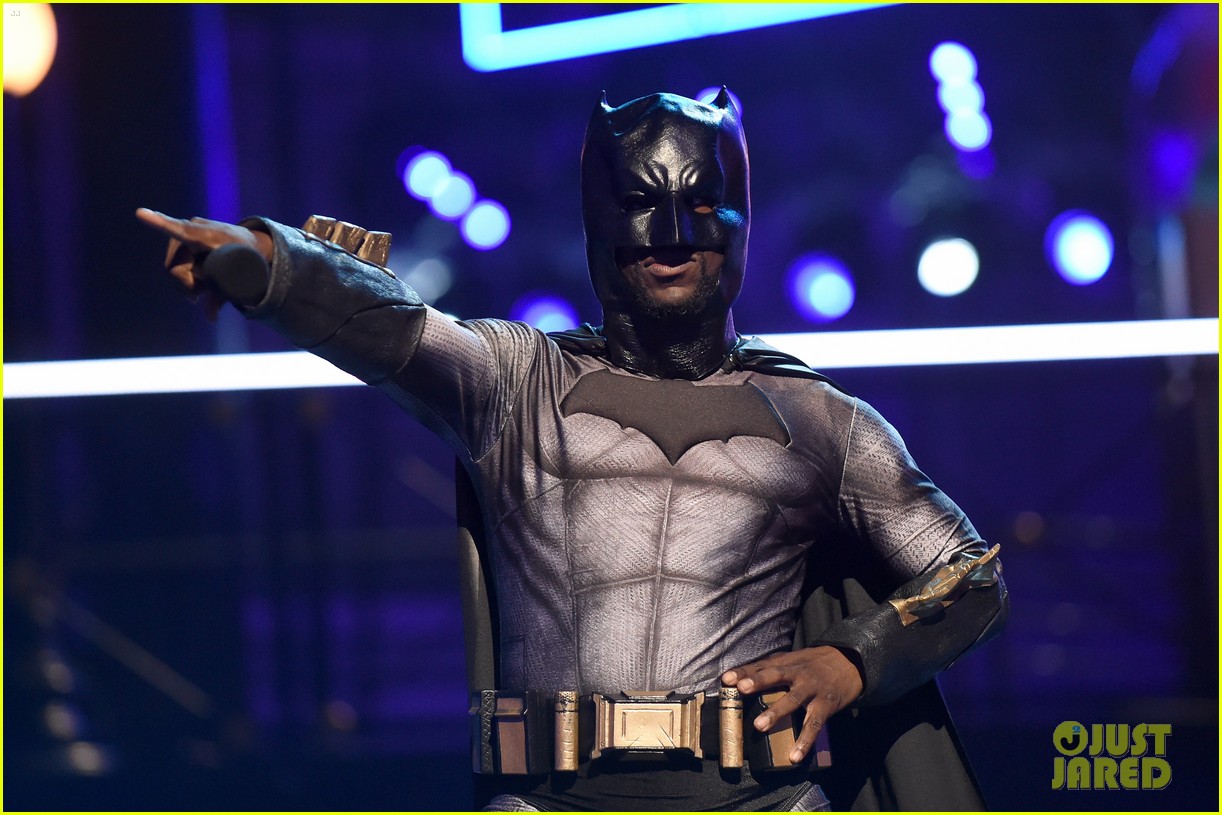 Dwayne 'The Rock' Johnson & Kevin Hart's MTV Movie Awards 2016 Opening ...