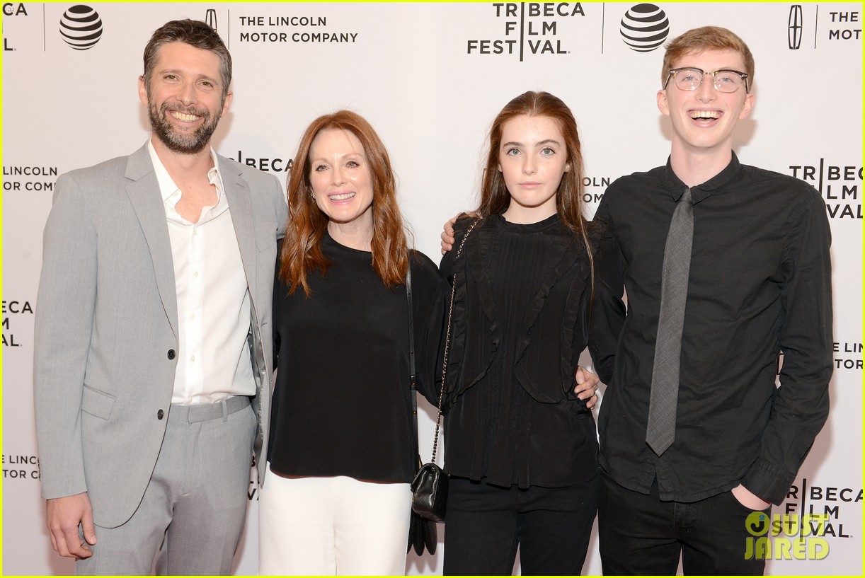 Julianne Moore Brings Her Whole Family to 'Wolves' Premiere: Photo ...