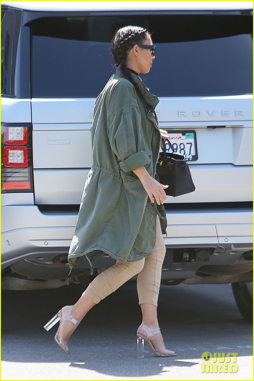 Kim Kardashian Uses Snapchat's Makeup Filter with North West: Photo ...