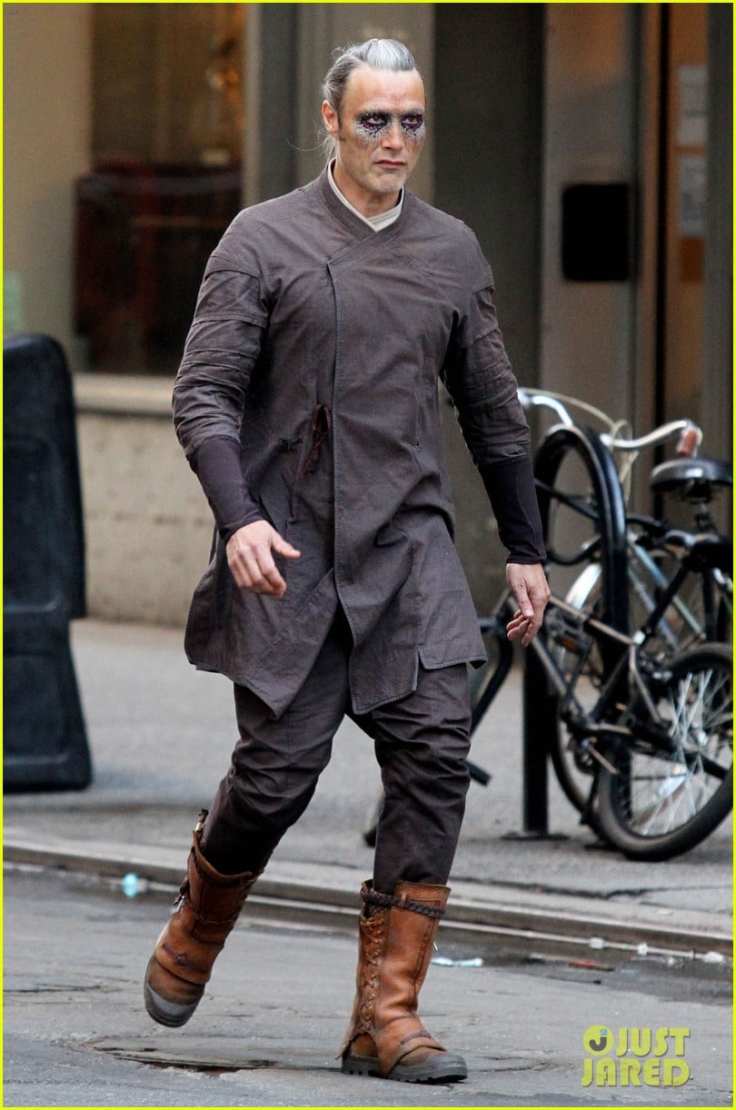 Mads Mikkelsen Seen in Costume on 'Doctor Strange' Set!: Photo 3622105 ...
